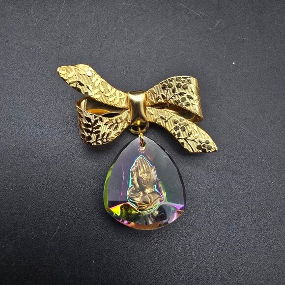 Unknown | Jewelry | Vintage Heliotrope Religious Praying Hands Brooch ...